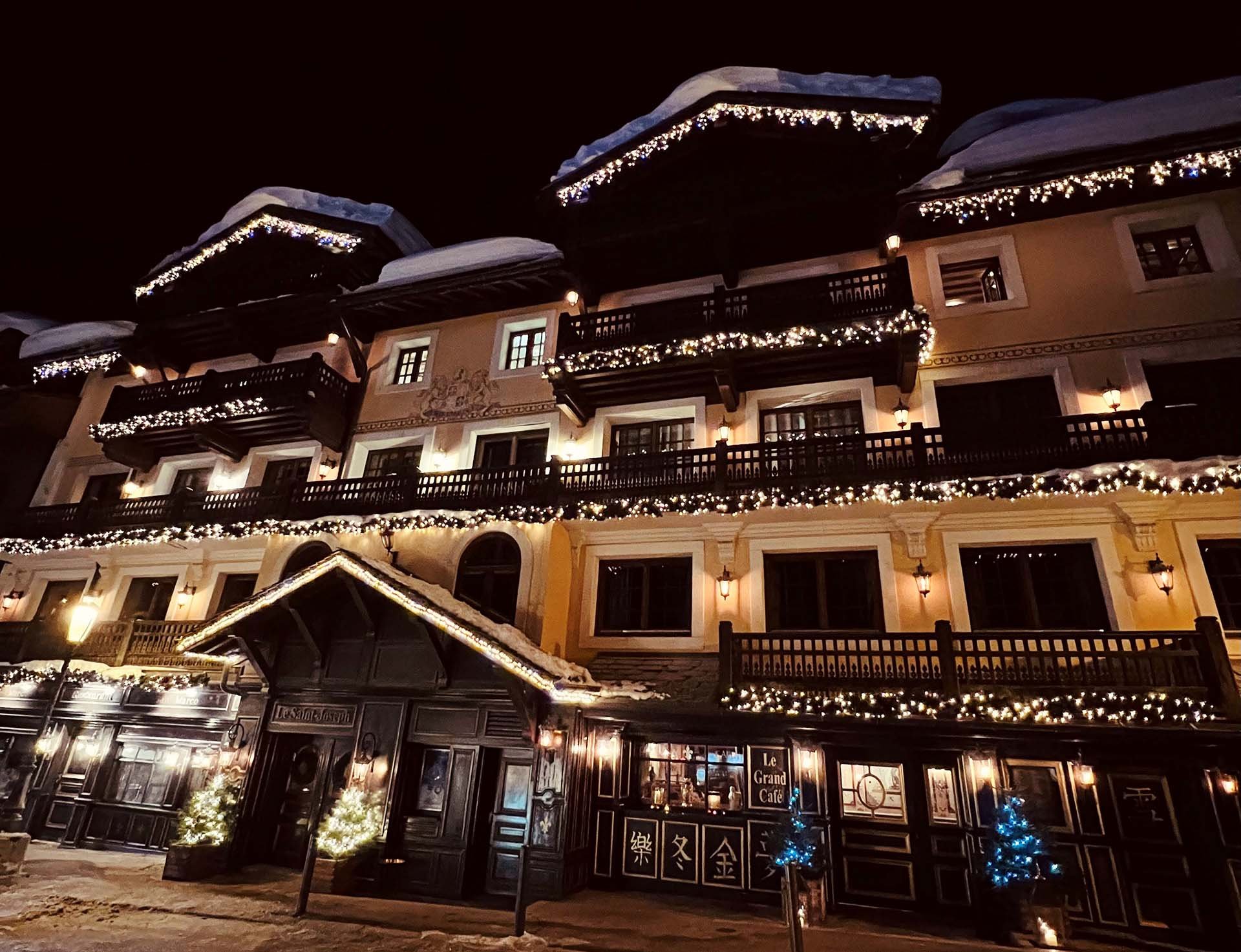 Saint Joseph | Hôtel 5 stars Luxury Courchevel | Contact Us